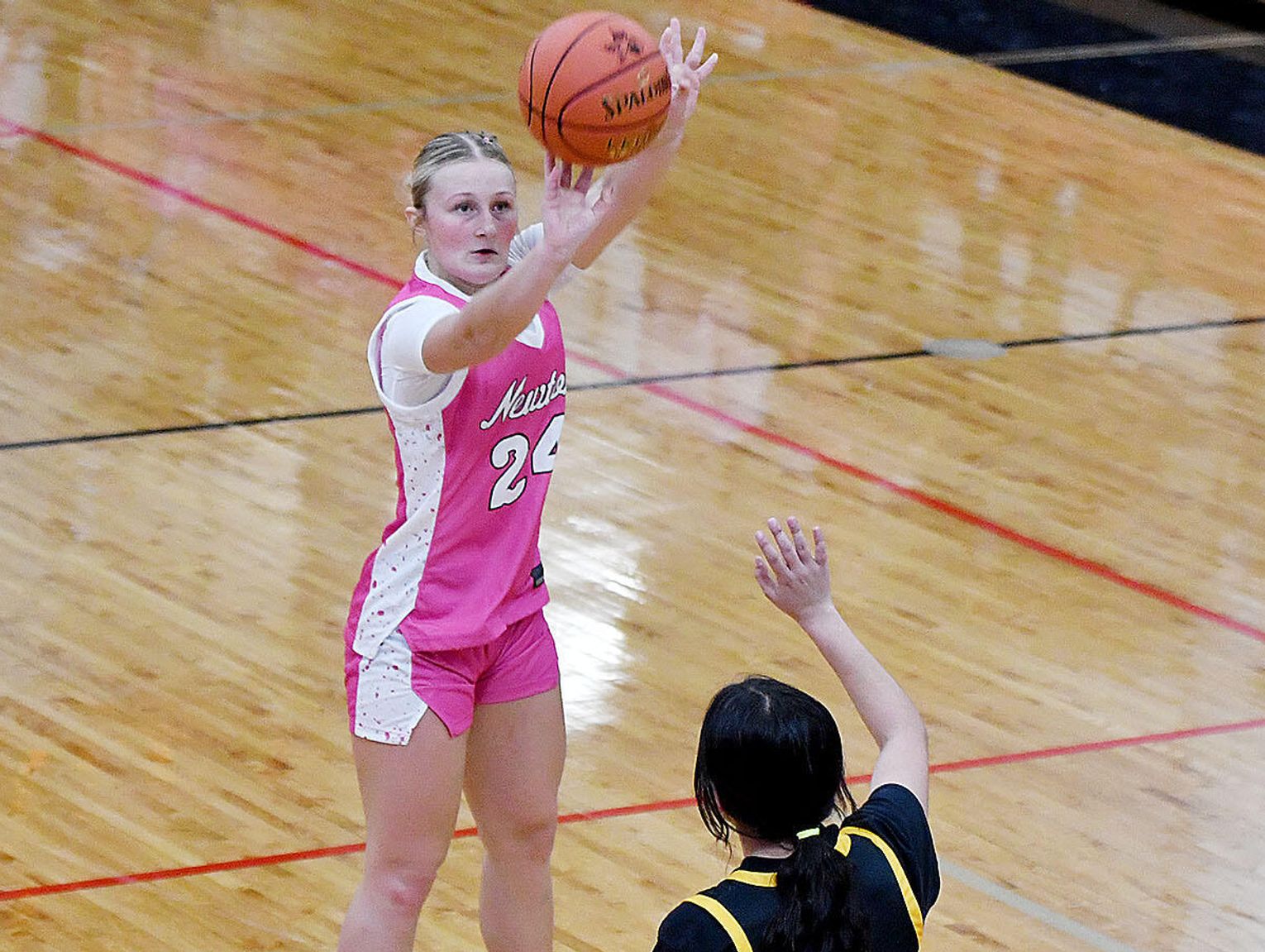 Newton girls blitz Knoxville in return to home floor