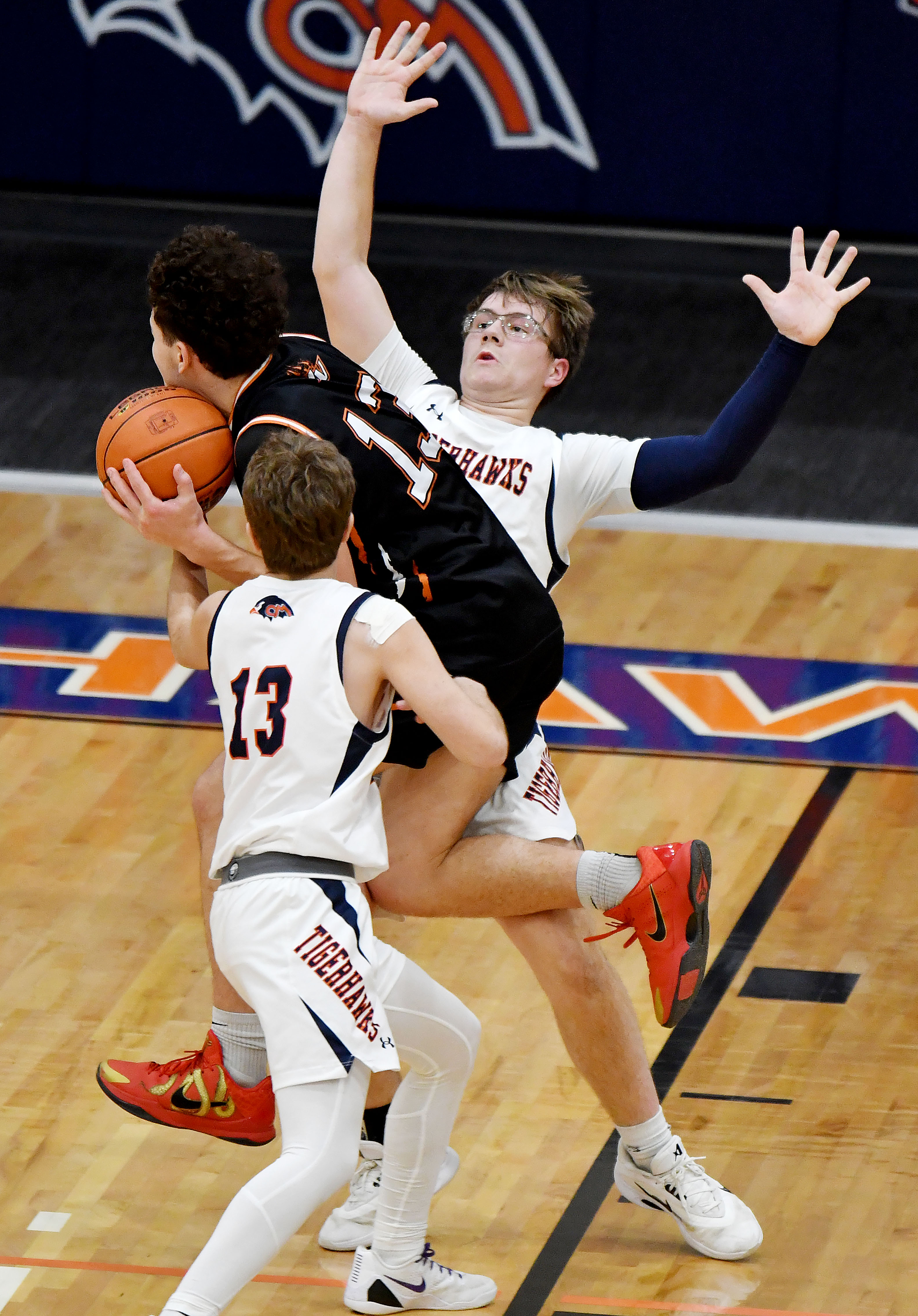 Tigerhawks edge SICL foe Iowa Valley in back-and-forth affair