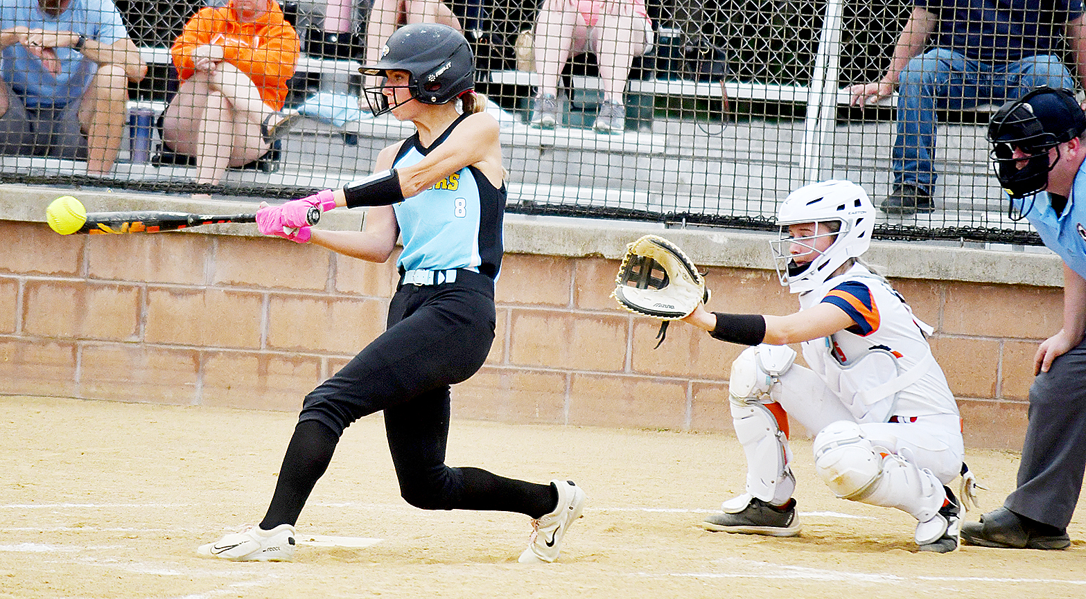 C-M softball edges L-S in extra innings